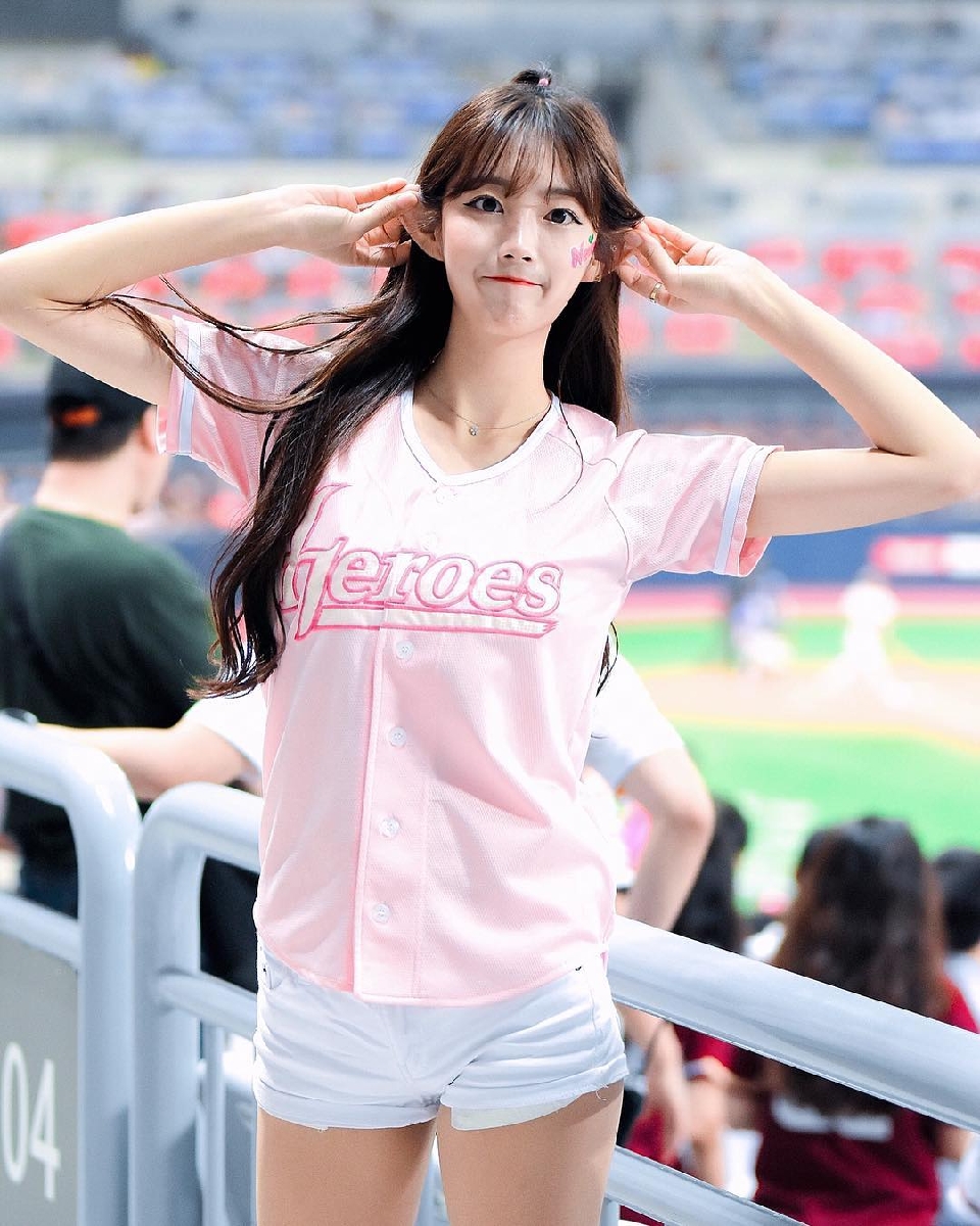 [ 치어리더 ] 안지현 3 치어리더 치어리더 3대장 넥센 안지현 두산 서현숙 롯데 박기량 19살 여고생 치어리더로